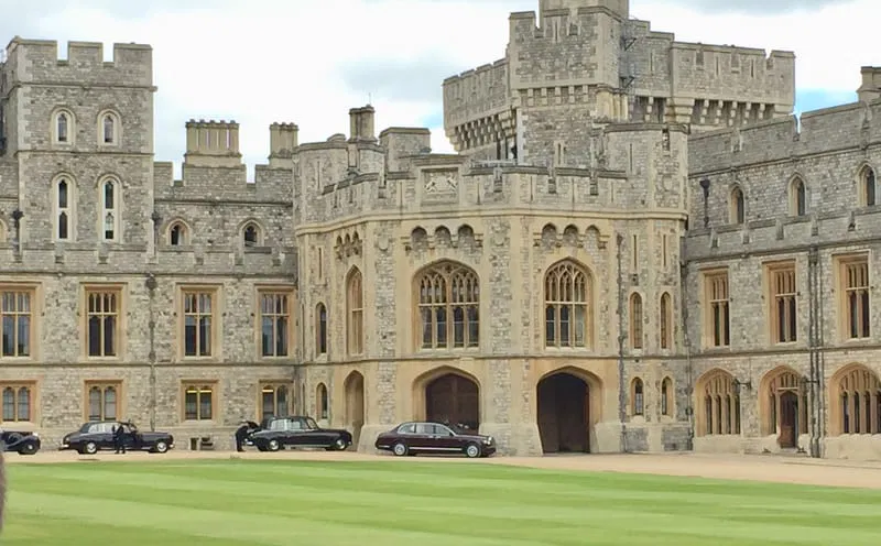 Windsor Castle and Eton College Private Car Tour - Bespoke England Tours